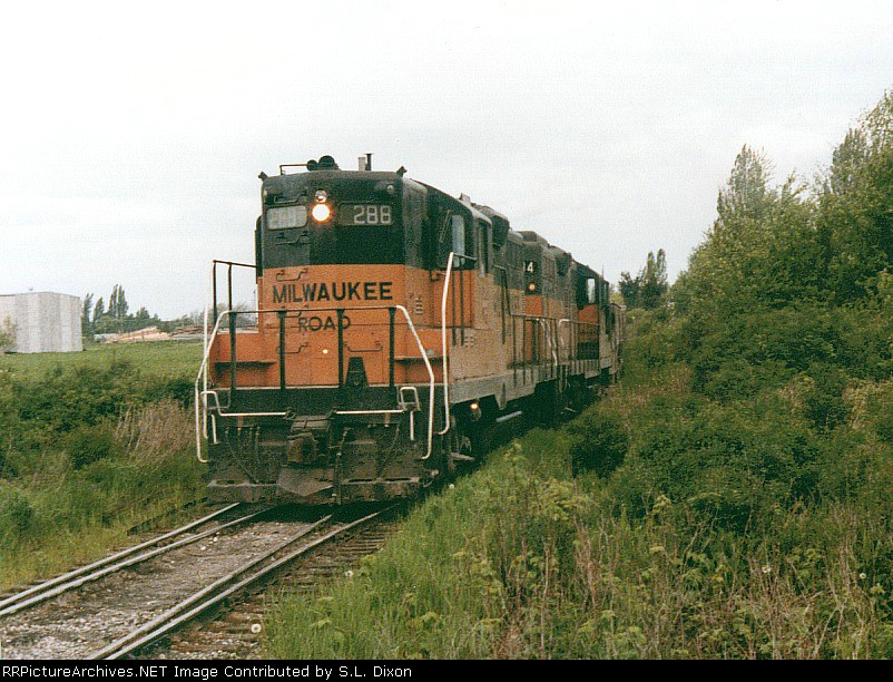 MILW 288-284 (GP9)